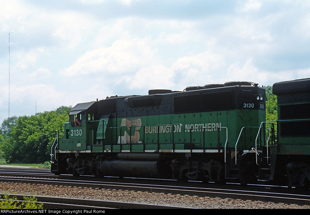 BN 3132, EMD GP50, eastbound